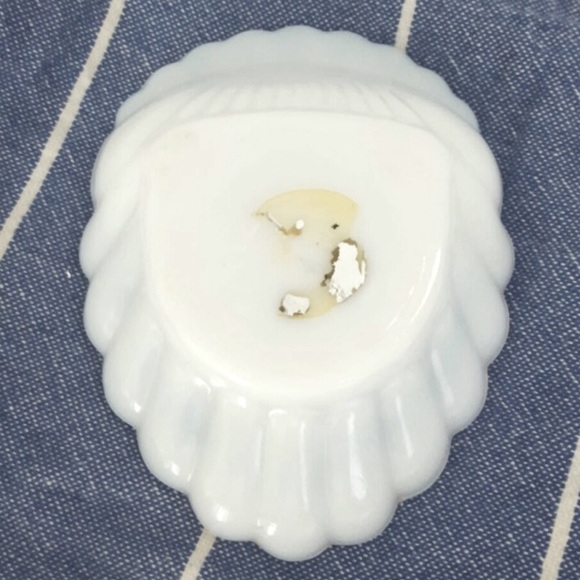 Avon | Bath | Vintage Avon Milk Glass Seashell Soap Dish | Poshmark